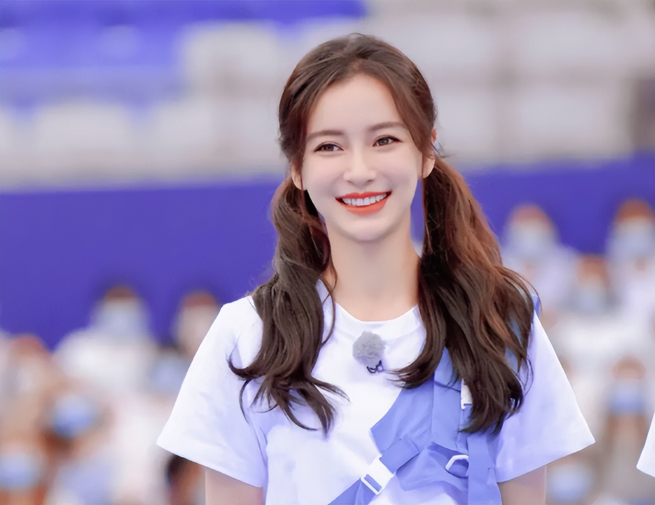 The picture of Angelababy smoking is crazy, netizens: at first glance ...