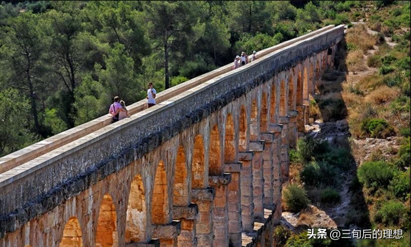 The development of ancient Roman waterways, promoting the reform of ...