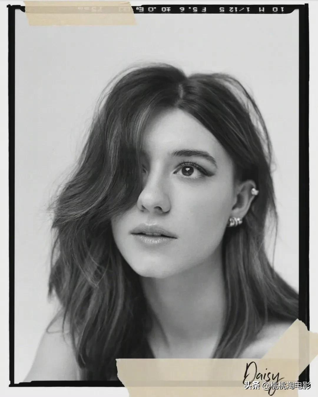 Cute sweet girl!"Ordinary People" actress Daisy Edgar-Jones winter ...