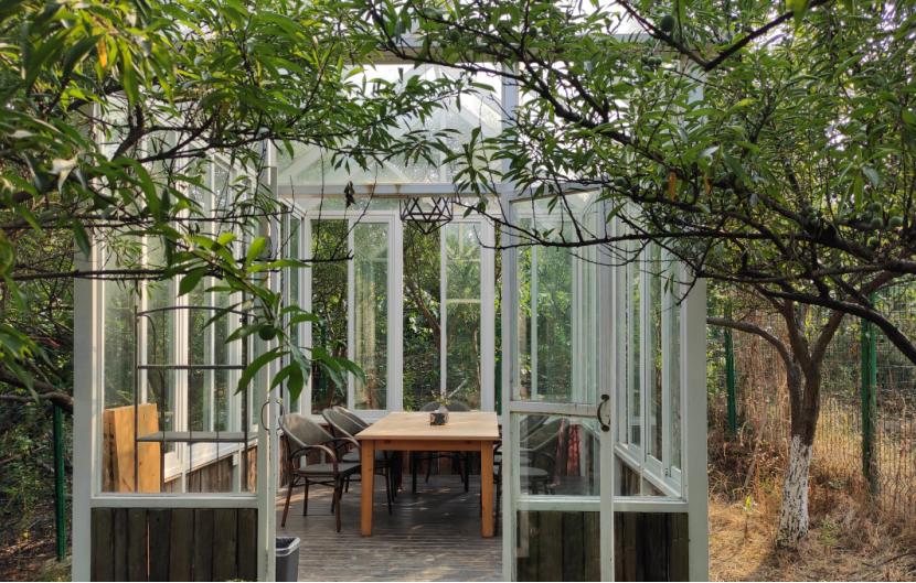 The 15-acre homestay manor has only 7 rooms, attracting 120,000 ...