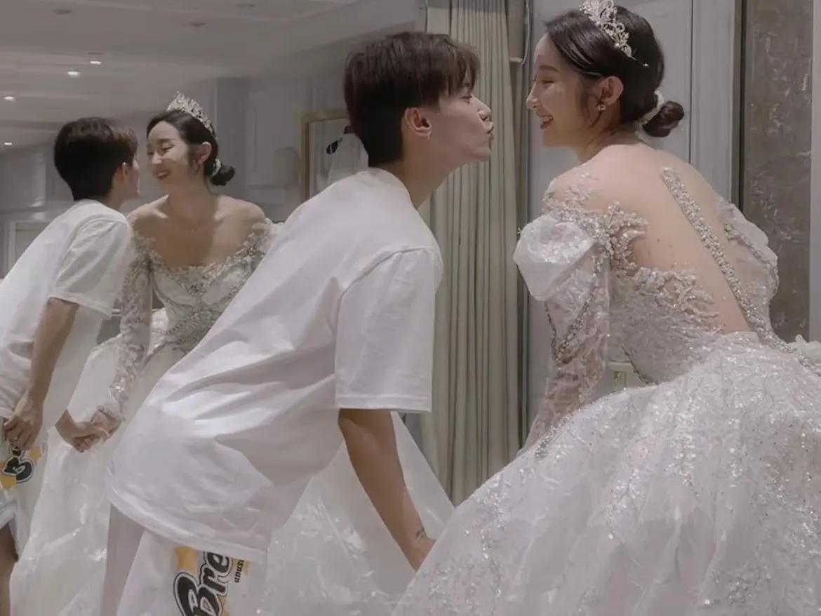 How did Kang Xin and Tang Zi, the domineering female president and the little milk dog, become ...