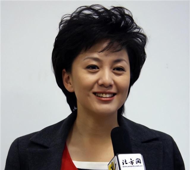 Hai Xia, a famous CCTV host, married a Tsinghua professor 11 years ...
