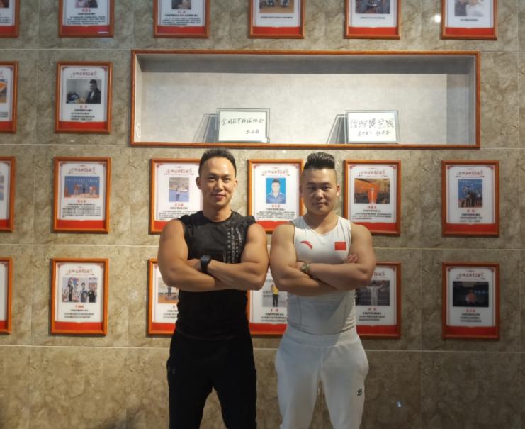 In 2001, the 41-year-old bodybuilding beauty Huang Mahua died suddenly ...