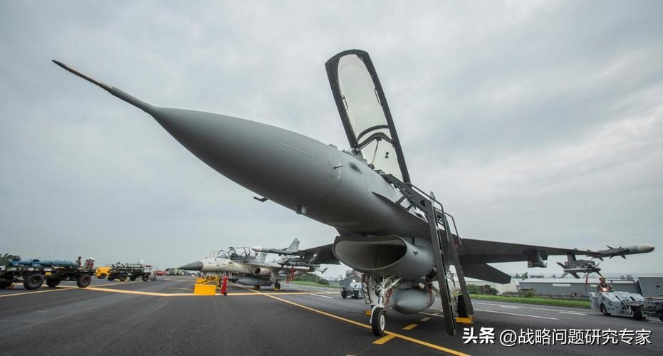 Can the infrared tracking and detection system of the US military F-16 ...