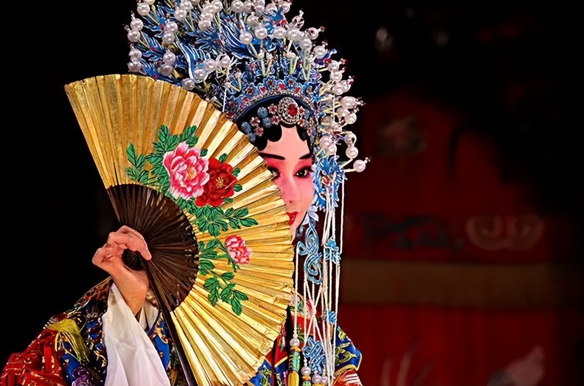 The first female old student Wang Peiyu: resigned from the iron job ...