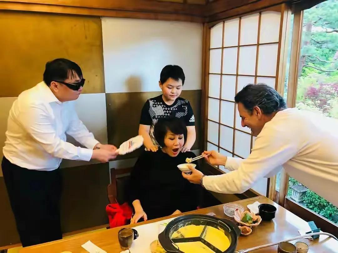 Jin Yuxi thought about it after being abandoned by her husband, as long ...