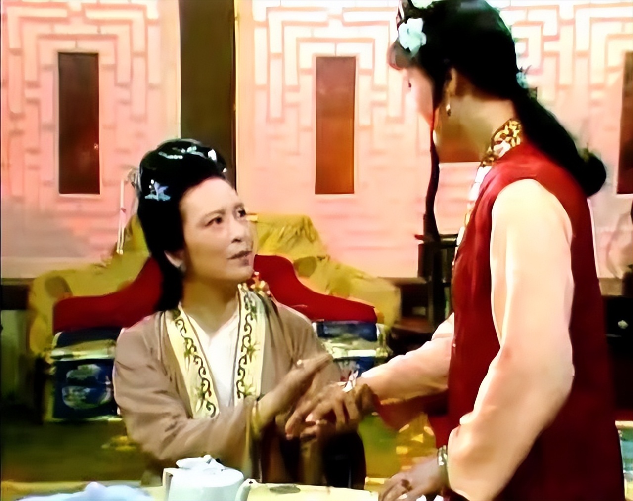 Jin Ping Mei: From Li Ping'er's death, we can see loose men and tight women - iNEWS