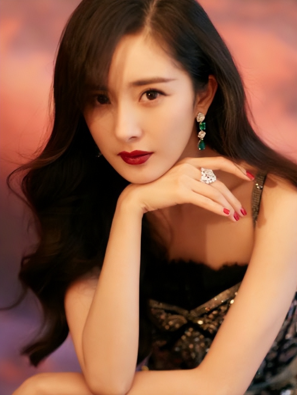 Yang Ying was photographed taking her children out, but her best friend ...