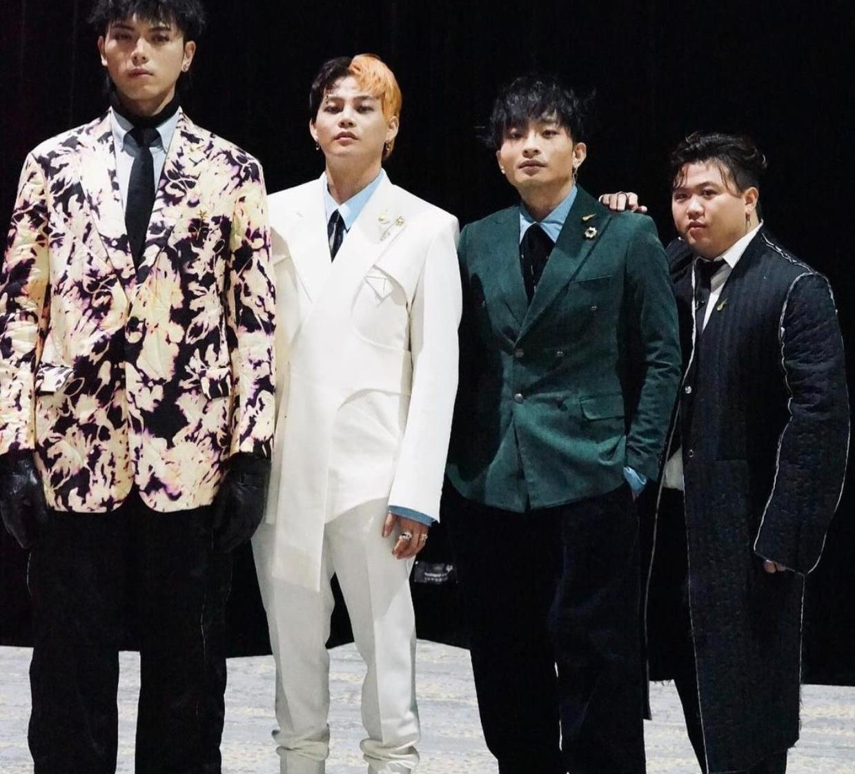 TVB singer Yan Mingxi was invited to take a photo with members of the ...