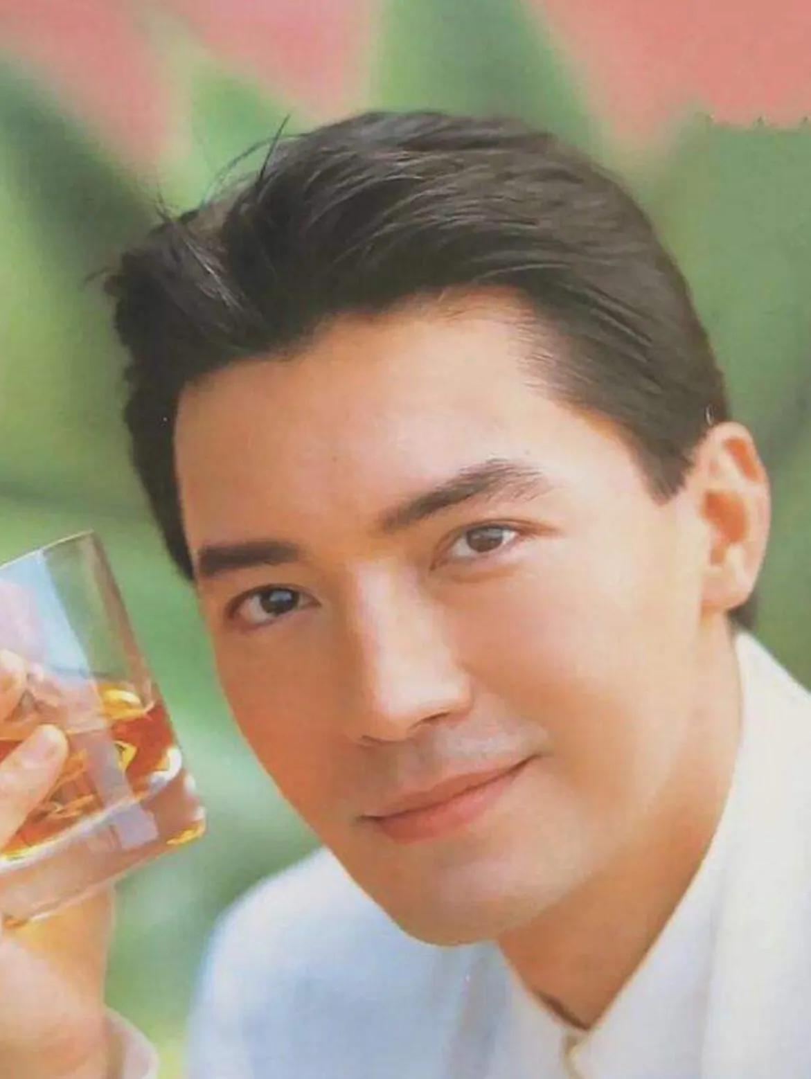 Is Andy Lau handsome or actor Zun Long handsome? What do you think? - iNEWS