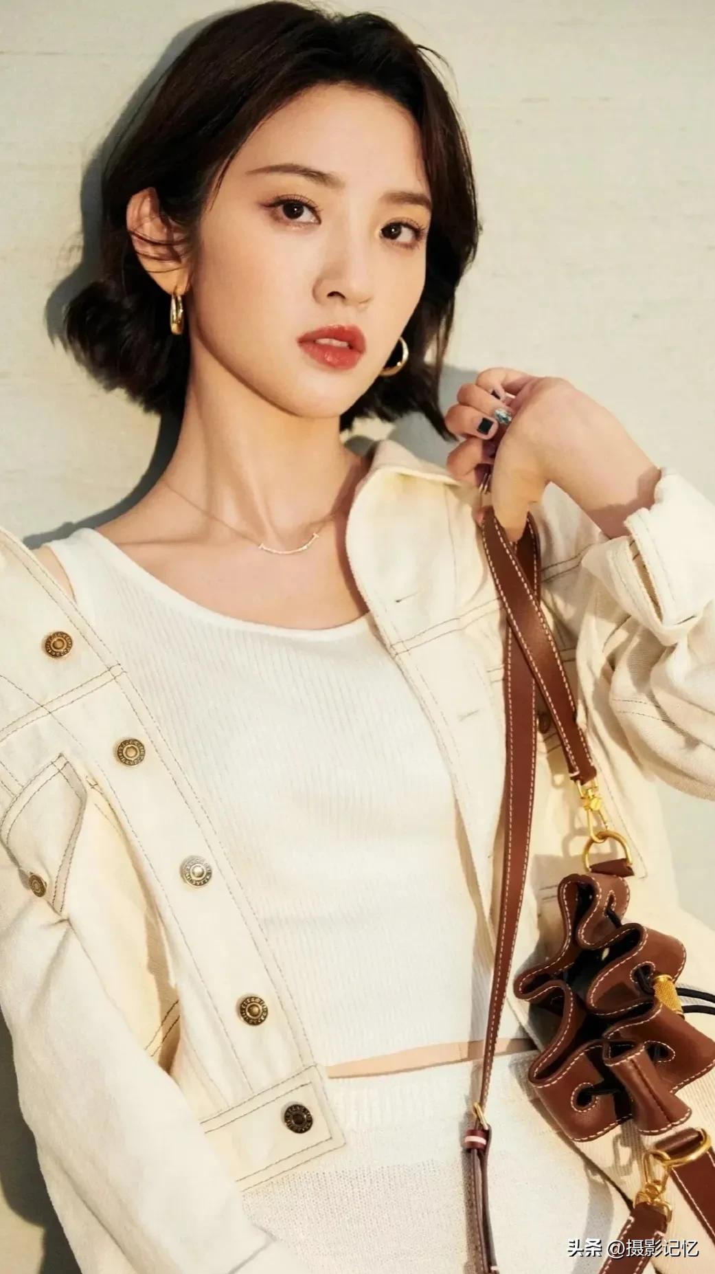 Tang Yixin: People are as pale as a chrysanthemum - iNEWS