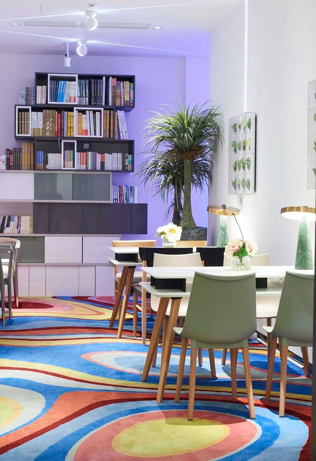 Reveal!A treasure of the cave school, let you take the library with you ...