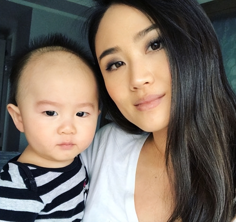 Angie Li, the wife of a gymnastics champion, The Knockout emphasized ...