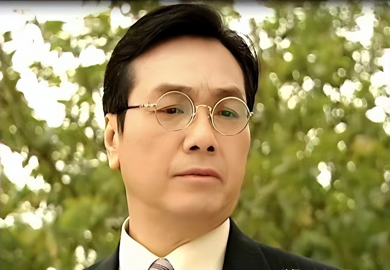 The second master of the Shang family in "Silver House Gold Powder ...