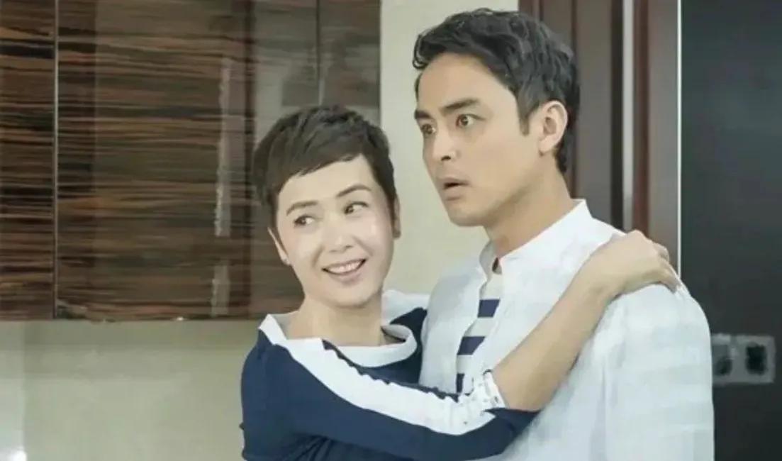 56-year-old Jiang Wenli and 43-year-old Ming Dao acted as couples, Ming ...