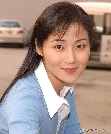 ATV's first sister, Wan Qiwen, is famous for her beautiful legs, pure ...