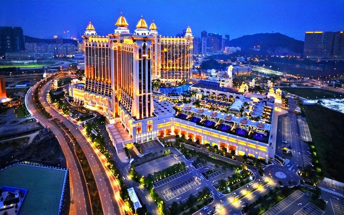 What are the similarities and differences between Macau and Monaco? - iNEWS
