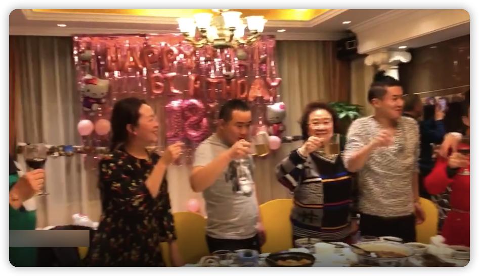 It was revealed that Wu Qiong, 60, adopted her daughter, and her husband, who was 15 years ...