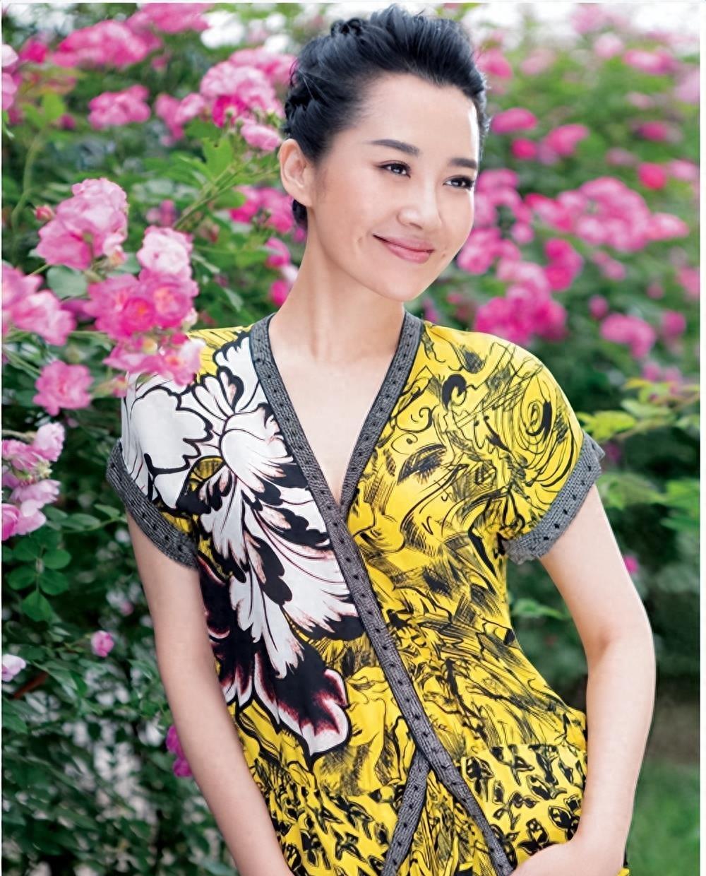 Is your private life in disarray? No amount of fame and fortune can save 54-year-old Xu Qing ...