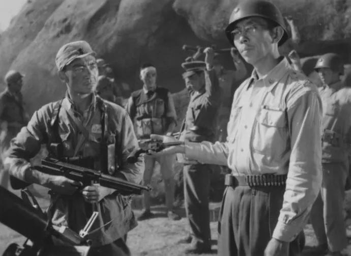 Stills of the old movie "Red Sun" - iNEWS