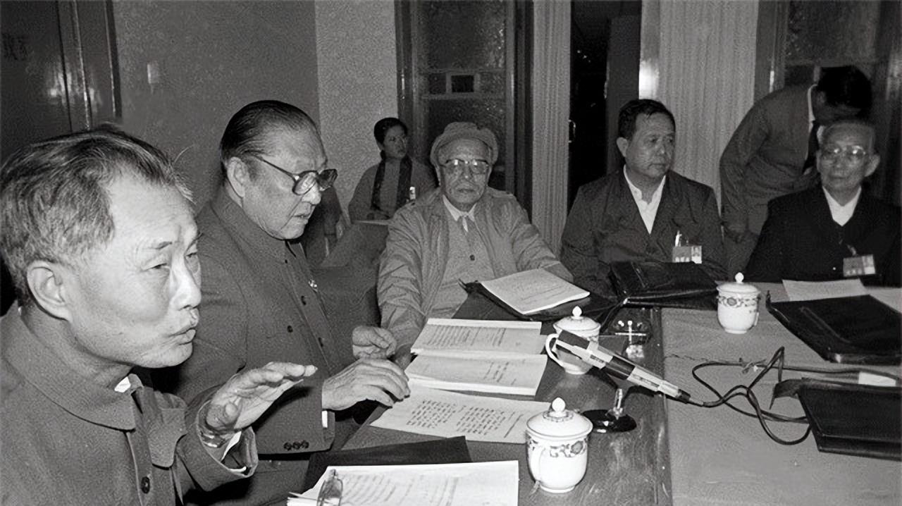 In 1988, Wang Guangmei visited Lin Ruo but was rejected. She went alone ...