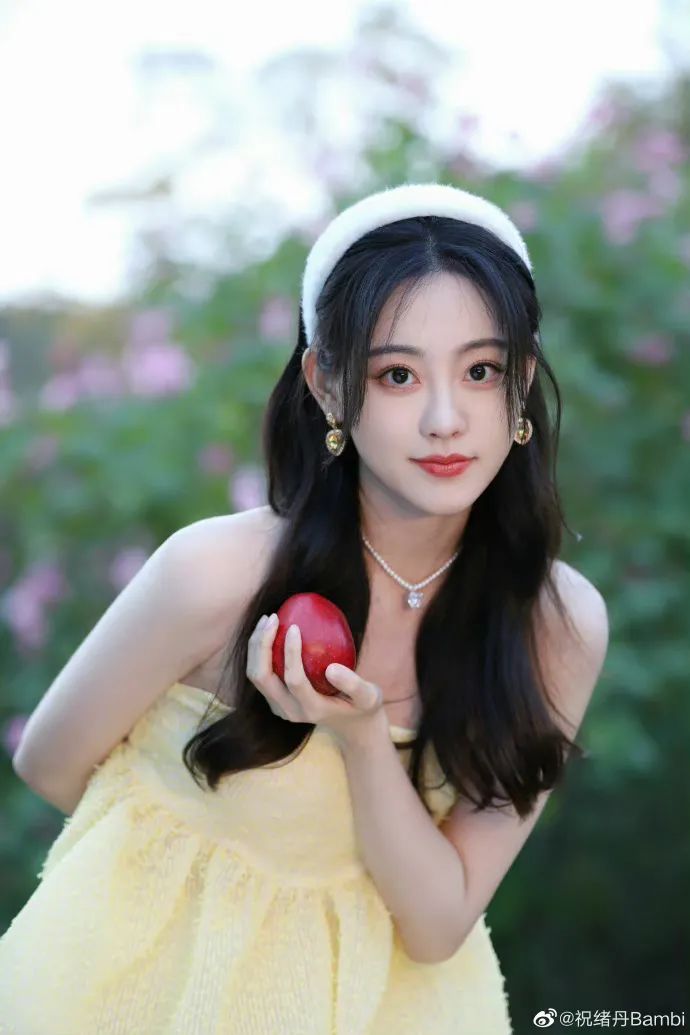 Wang Junkai, Yang Mi, Zhu Xudan, Gu Junye, Ju Jingyi - iMedia