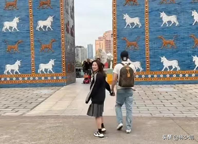 The second anniversary of Wang Yanlin and his wife receiving the ...