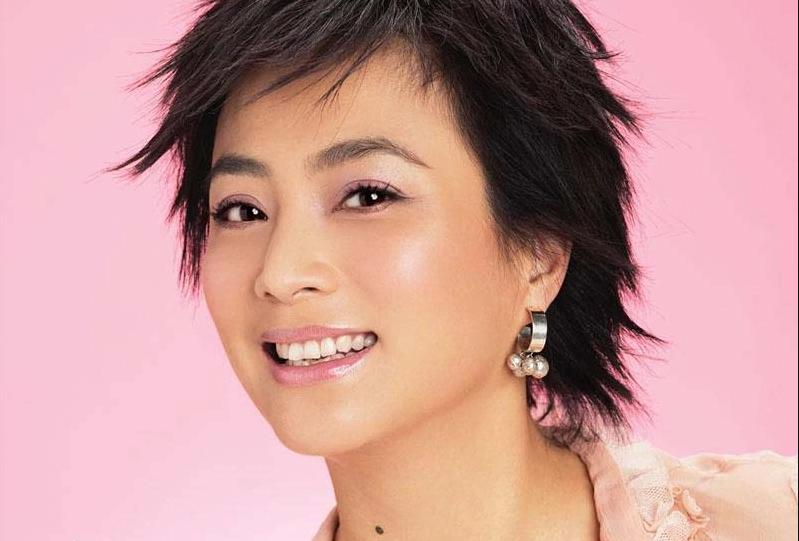 Li Lingyu: After breaking up with her first love, she married a foreign ...