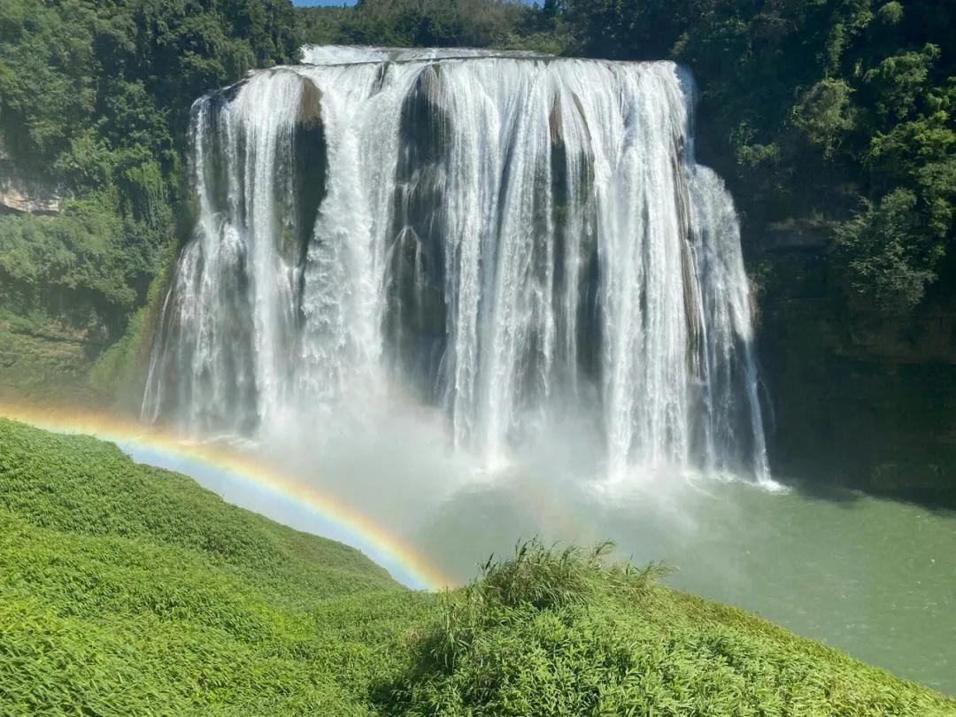 Thunderous Huangguoshu Waterfall, the first waterfall in Asia - iNEWS
