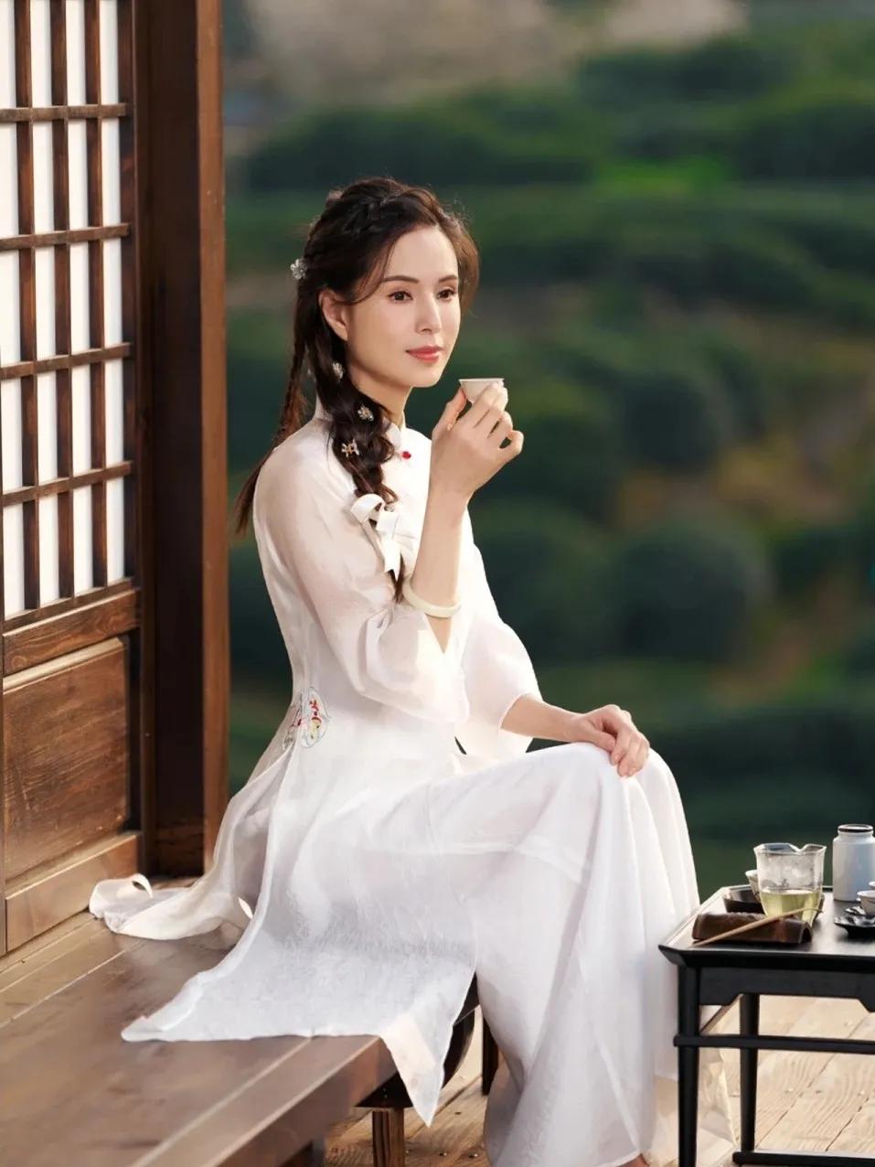 Yin Zhiping has never been forgiven! Falling in love with a wealthy businessman, still single ...