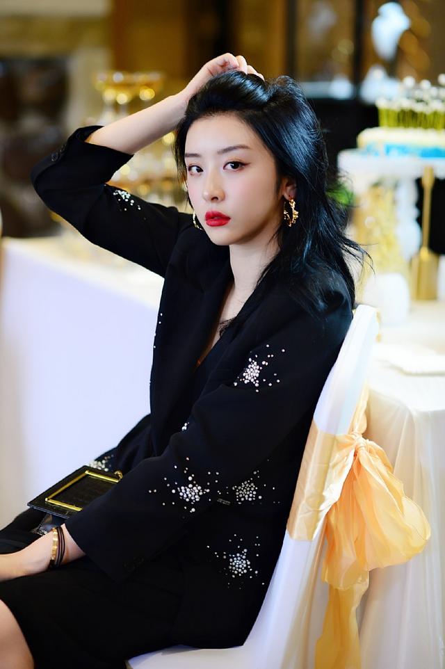 Mingyang Entertainment - Beauty Star - Zhao Xiaotang - iNEWS