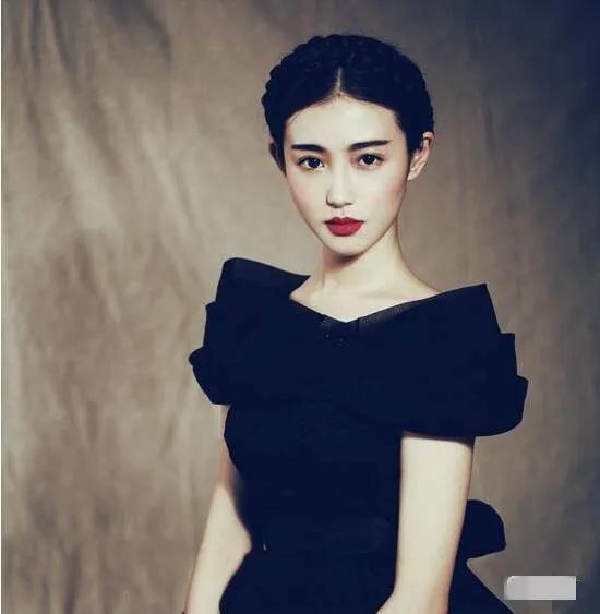 Three men on foot!Yan pressure Fan Liangliang!who is she? - iNEWS