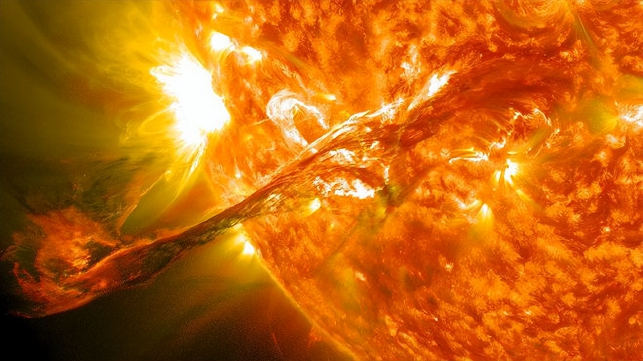 The sun spewed out an X-class flare, triggering a rare "solar tsunami ...