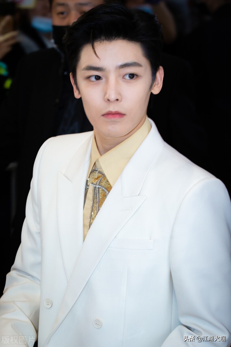 Eat melons: Zhang Dongliang, Hou Minghao, Yu Hewei, Zhang Luyi, Bai ...