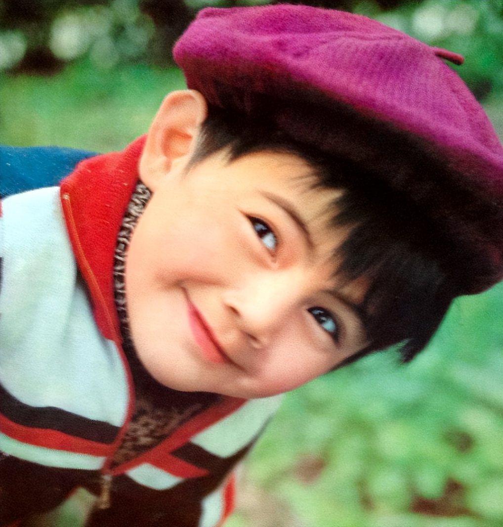 The curse of a child star is vividly reflected in Fang Chao. No one ...
