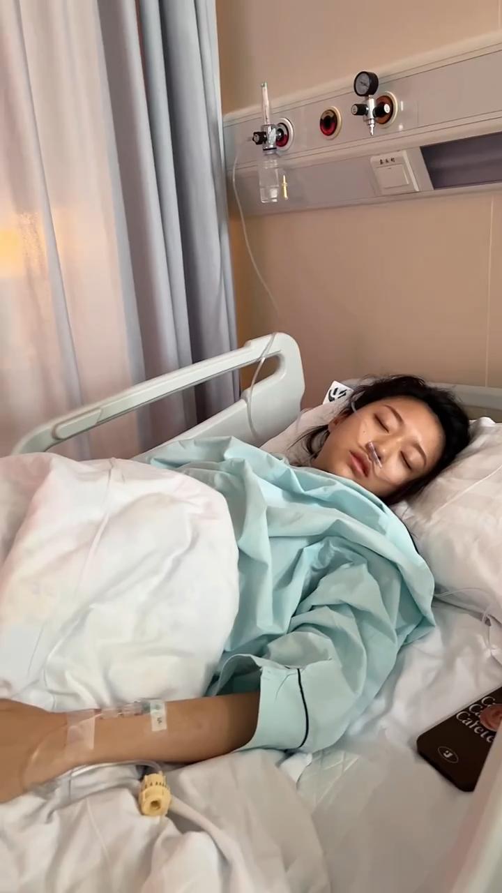 Yan Xuejing was upgraded to be a grandmother, actor Xu Mengdi was happy with her son, and Lin ...