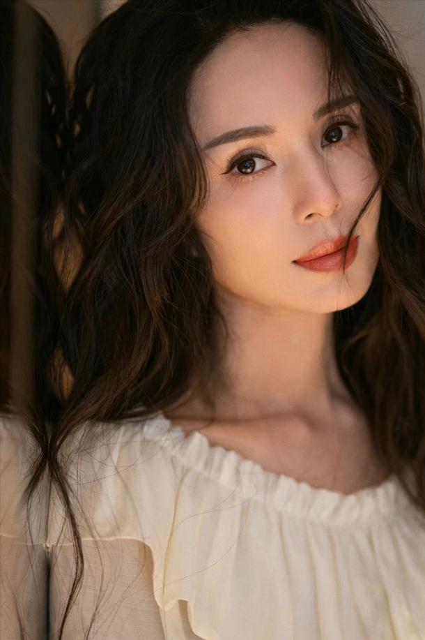 Li Ruotong, the most beautiful little dragon girl, cannot escape the ...