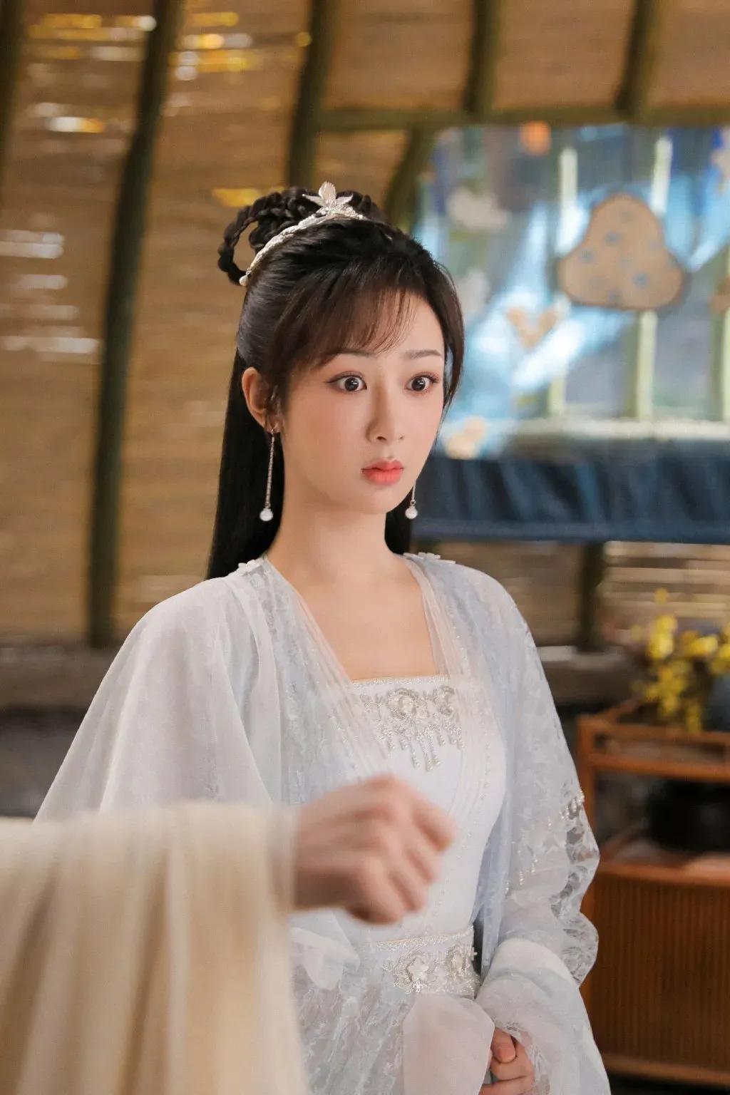 Yang Zi's beautiful pictures - iNEWS