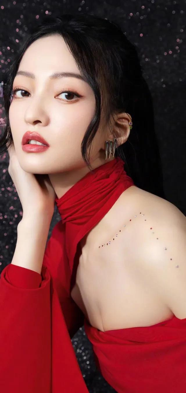 Charming and enchanting Angela Chang - iMedia