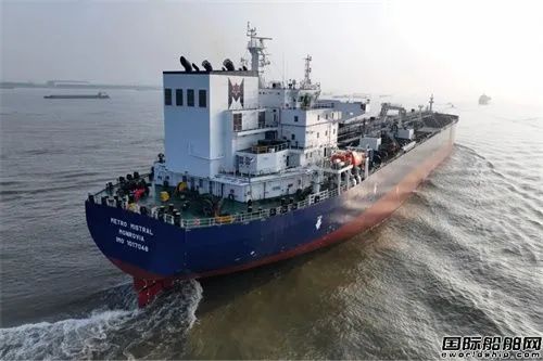 Milestone! Yangzijiang Shipbuilding's first LR1 oil tanker delivered ...