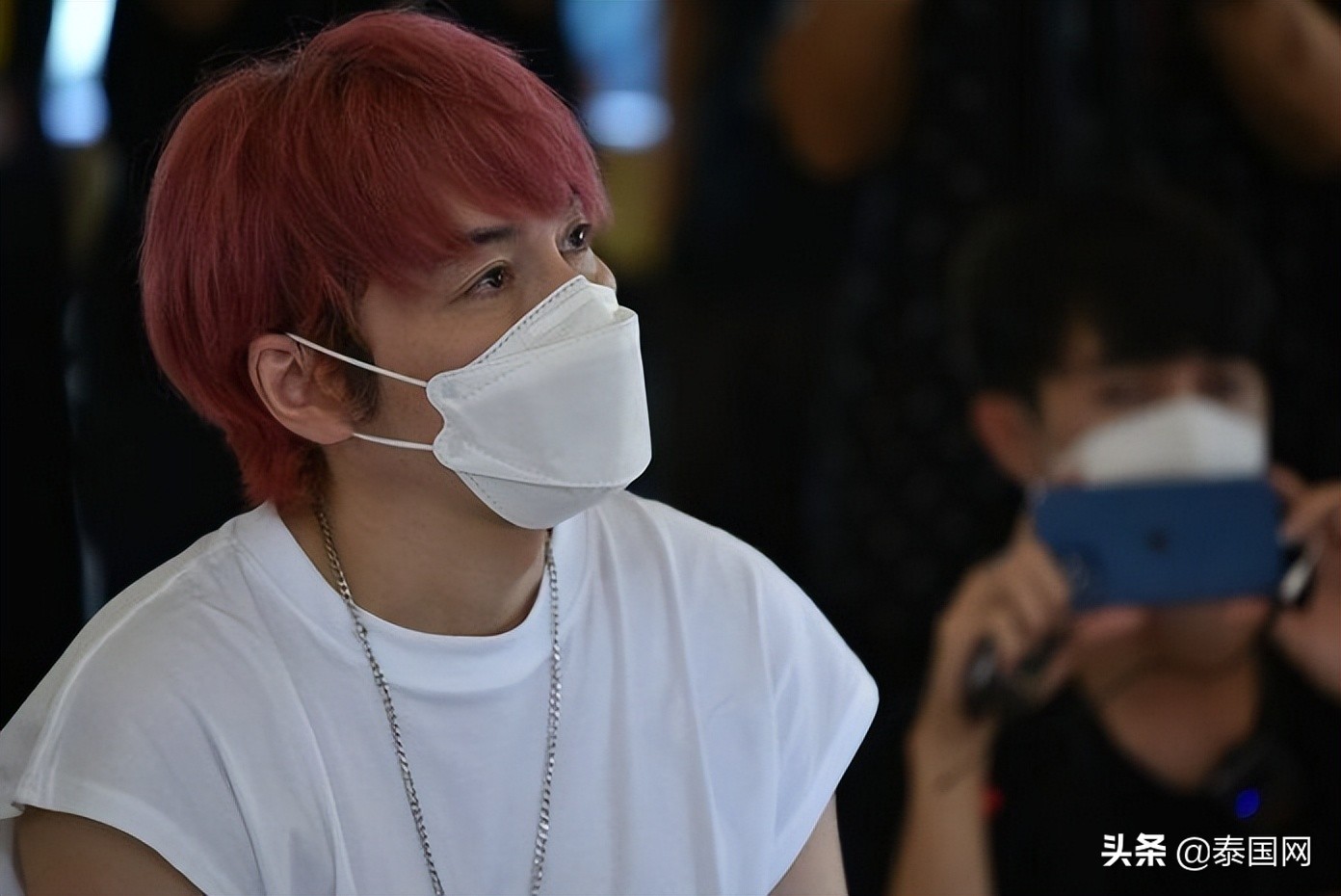 Funeral like a wedding!Thai singer Poo sends his dead girlfriend one ...