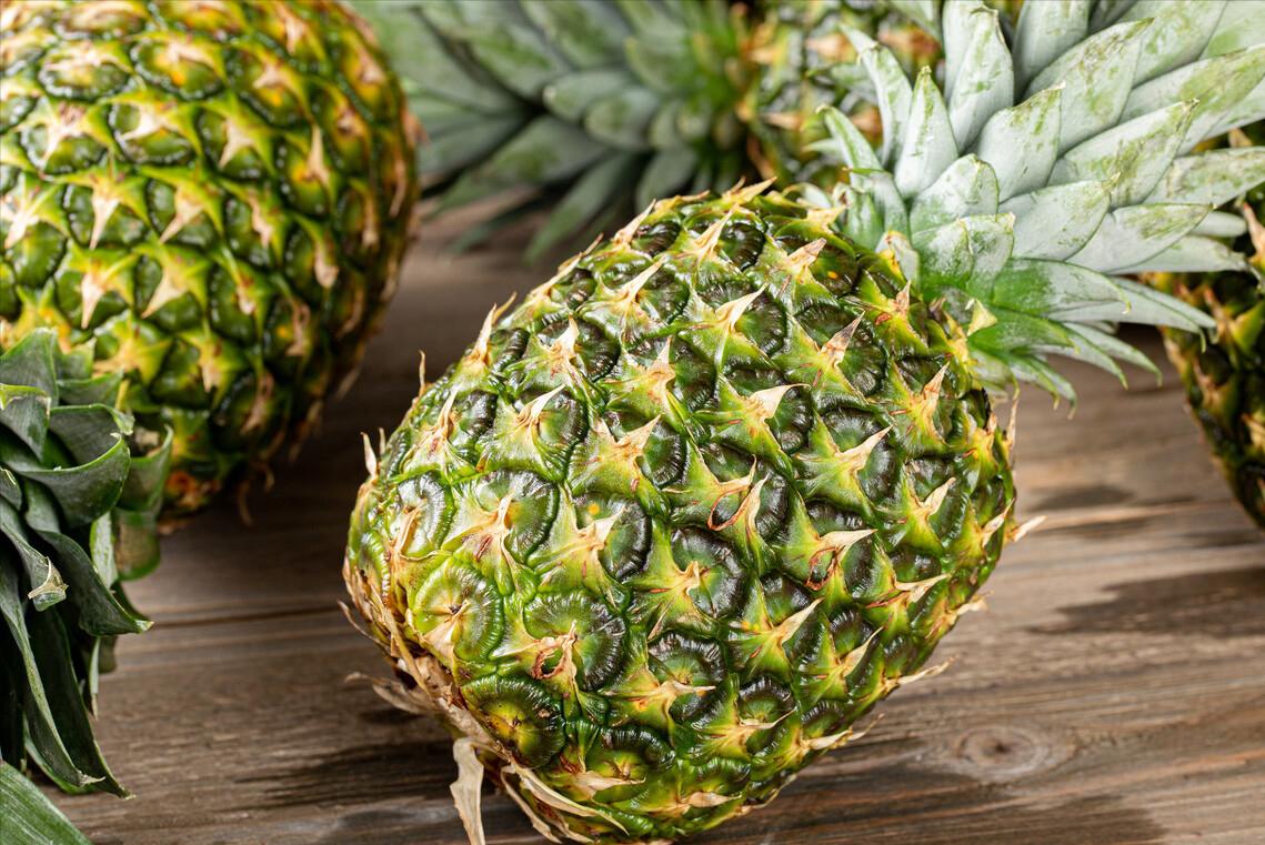 When buying pineapples, don't just pick the "big ones", learn to look ...