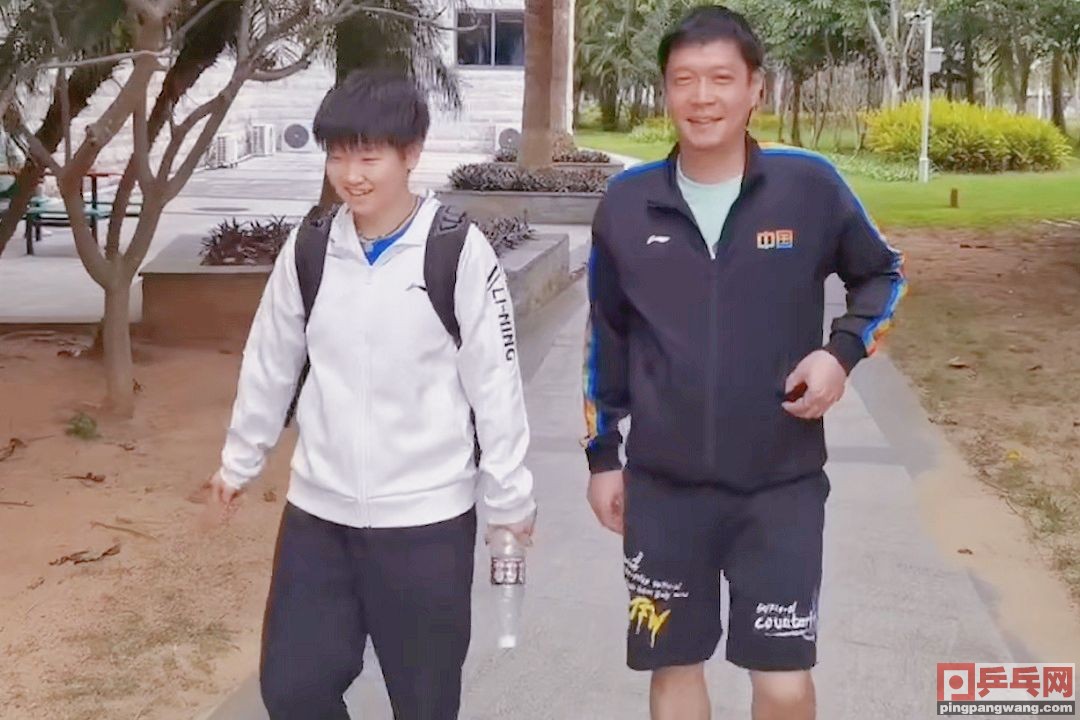 The new coach Qiu Yike guides Sun Yingsha, the old mentor Yang Guangdi ...