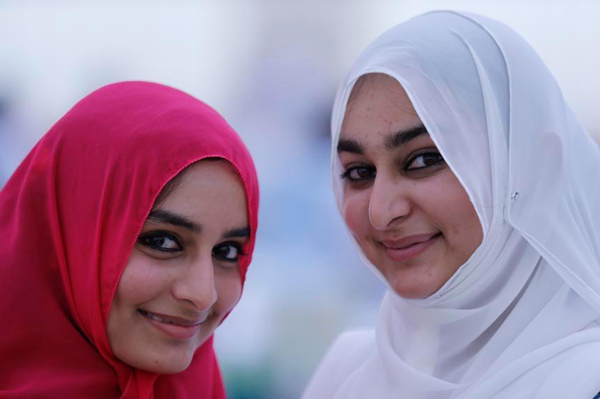 Why do Pakistani girls like to wear veils?After the true face is ...