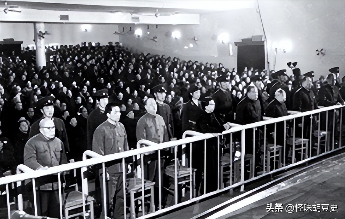 The news of the arrest of the Gang of Four was tightly sealed, but he ...