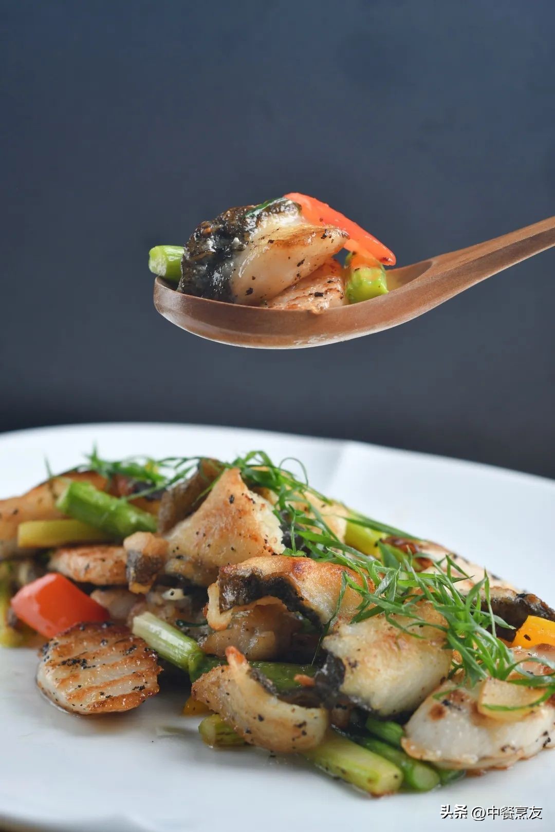 The eight-course restaurant specialties are addictive - iNEWS