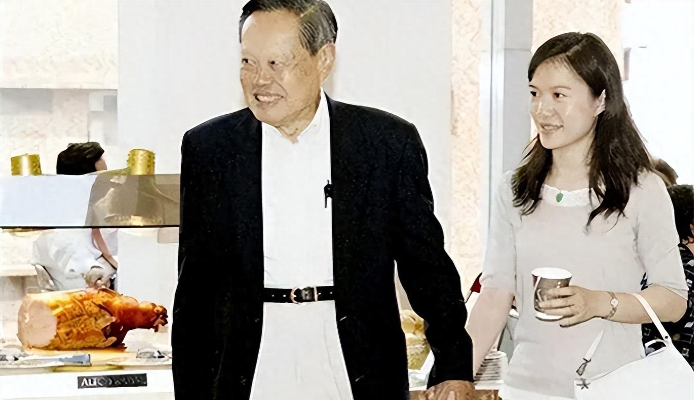 Ms. Weng Fan has also become old because of the situation. She was ...