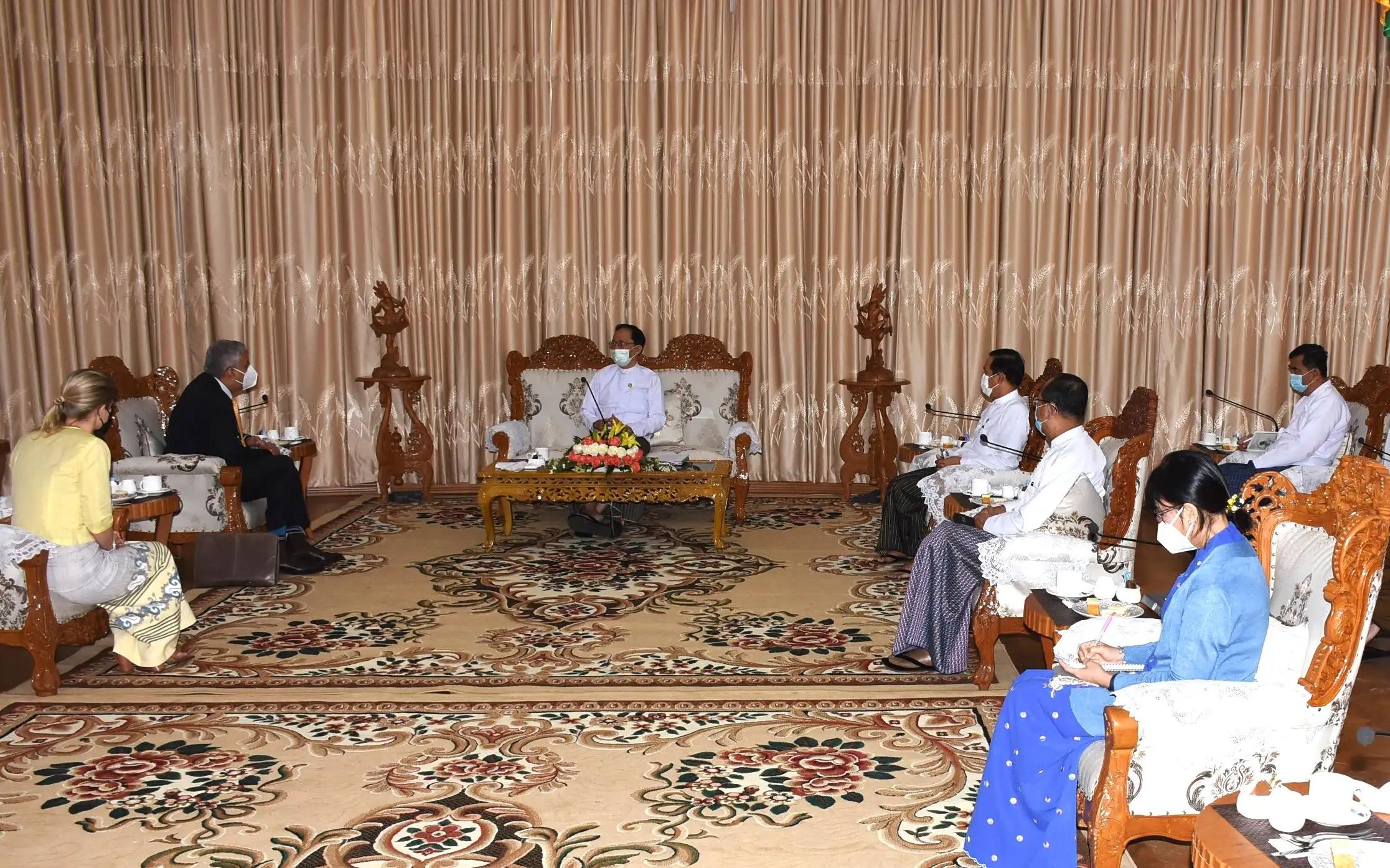 Officials from the United Nations Office for Project Services visited ...