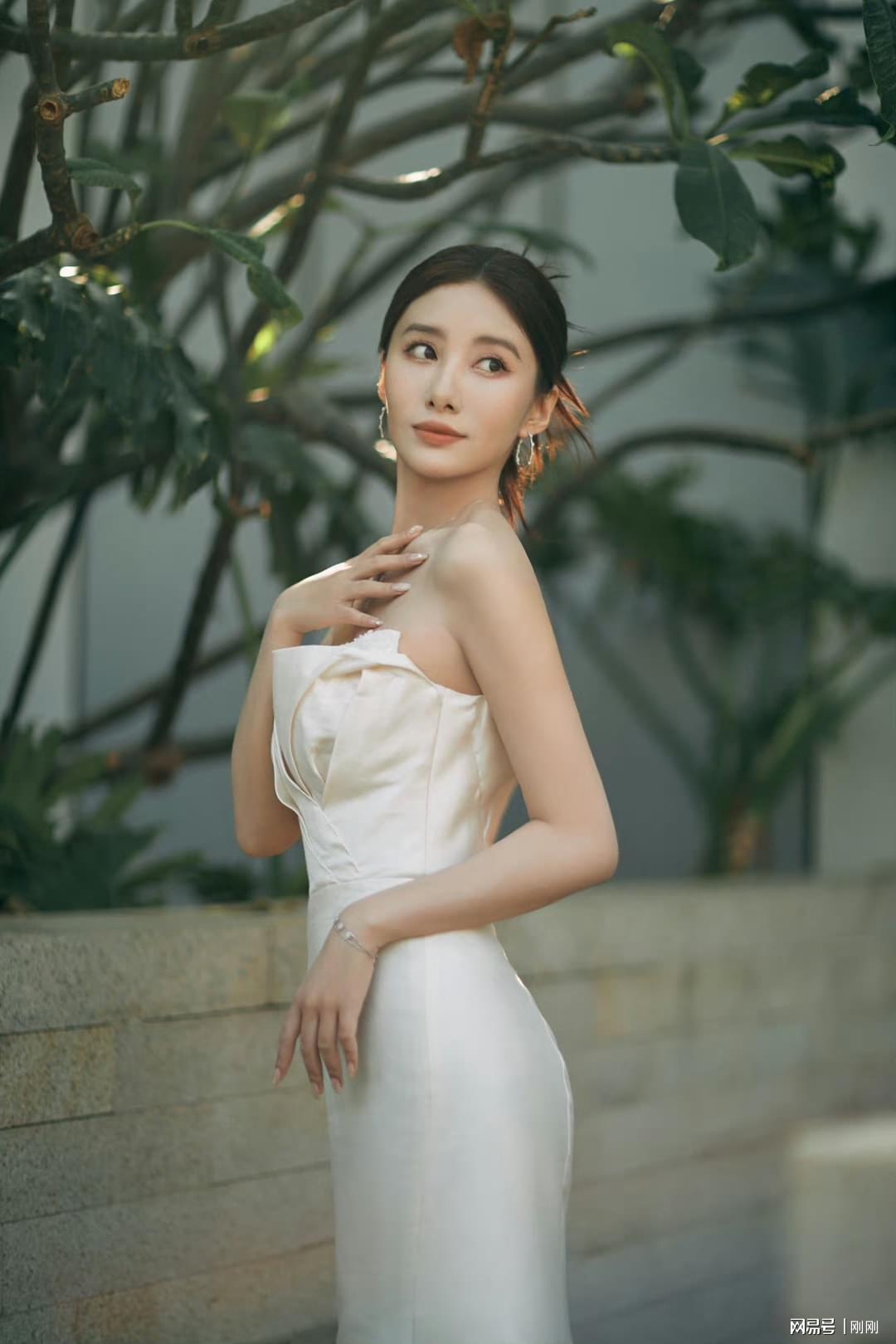 Wu You is as beautiful as a fairy - iMedia