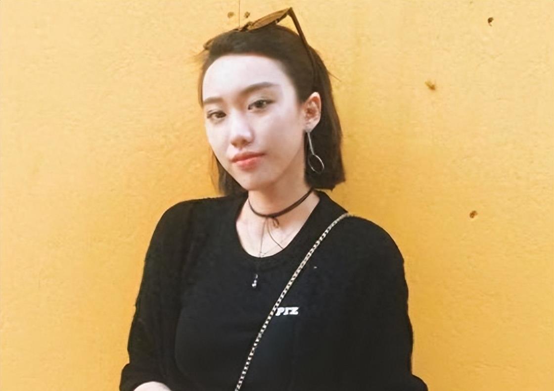 With mediocre looks and awkward acting skills, Yan Ni had no bottom ...